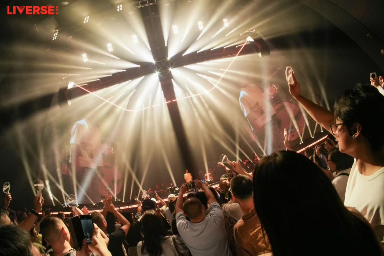 上海LIVERSE×谭咏麟：首演引爆”音宇宙”，颠覆演唱会奢华体验 - 上海快报